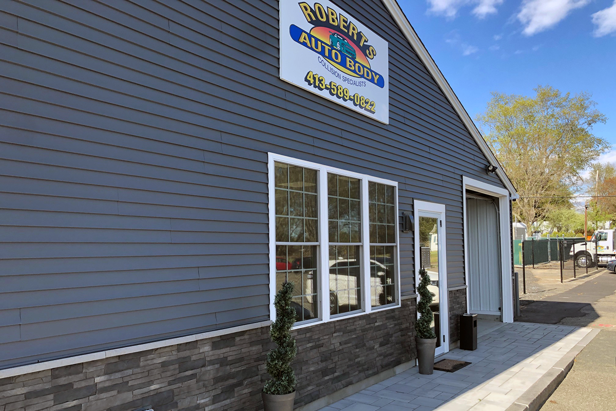 Robert's Auto Body and Sales